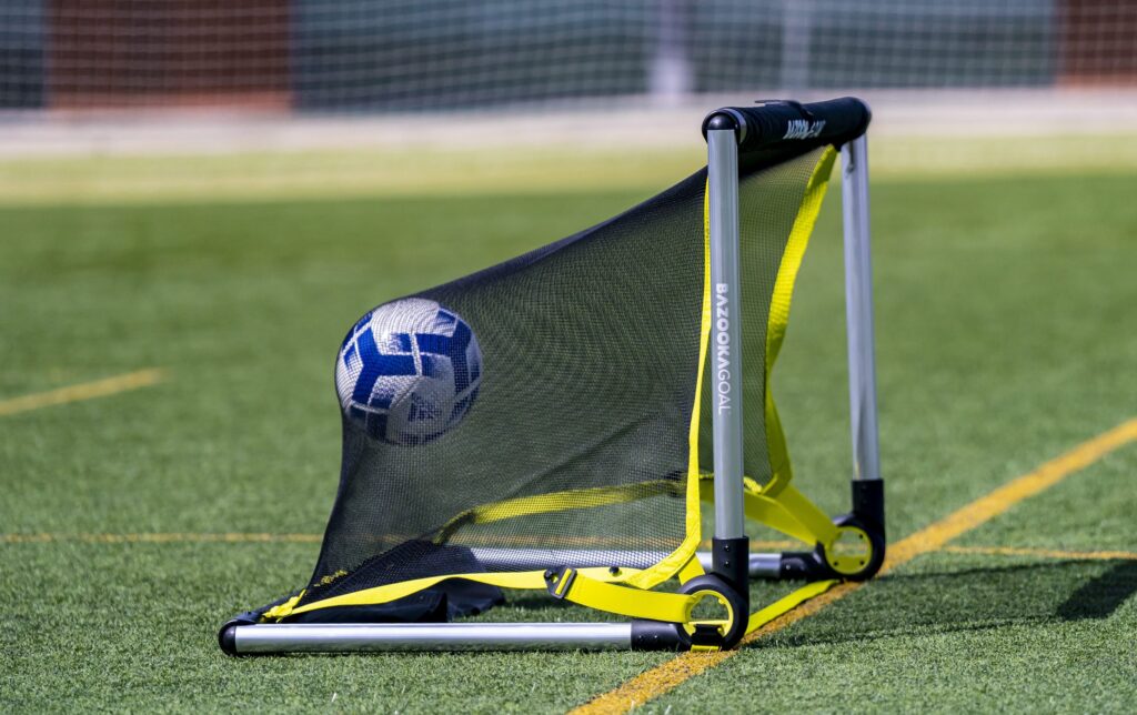 Bazooka Goal Aluminium - 4ft Aluminium Hybrid Pop Up Goal - Alpha Elite ...